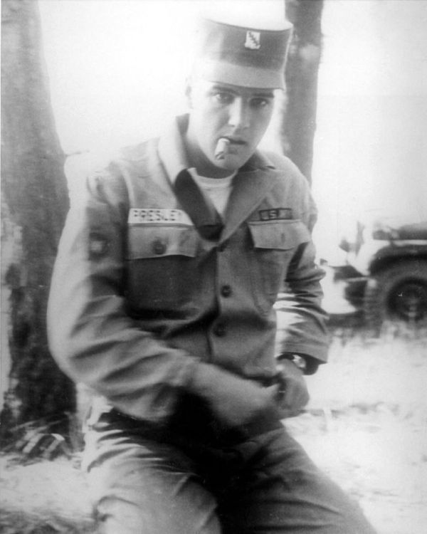 Unique mannerisms of Elvis Presley | The Elvis Expert